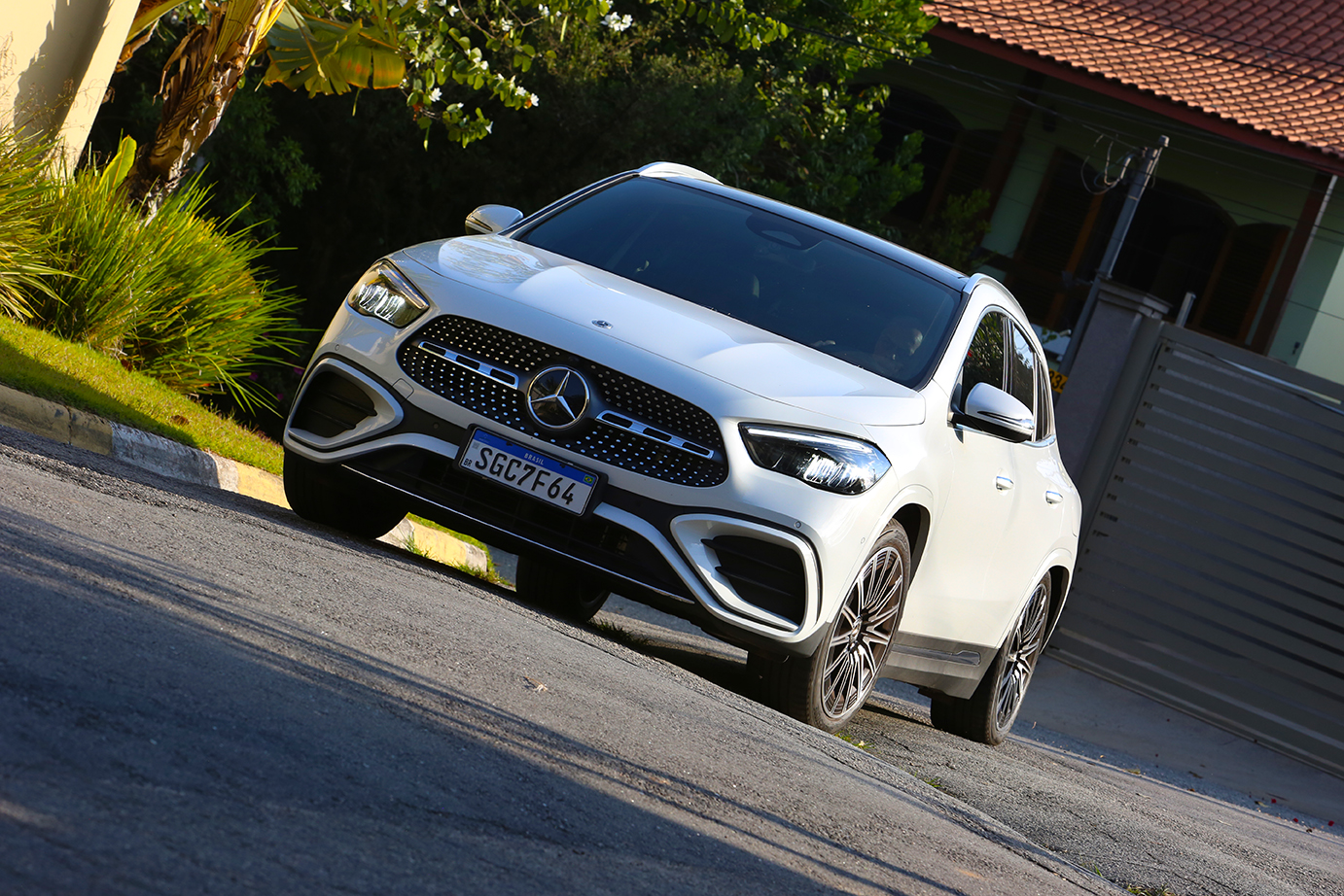 Mercedes Benz GLA 200 AMG Line - Revista High